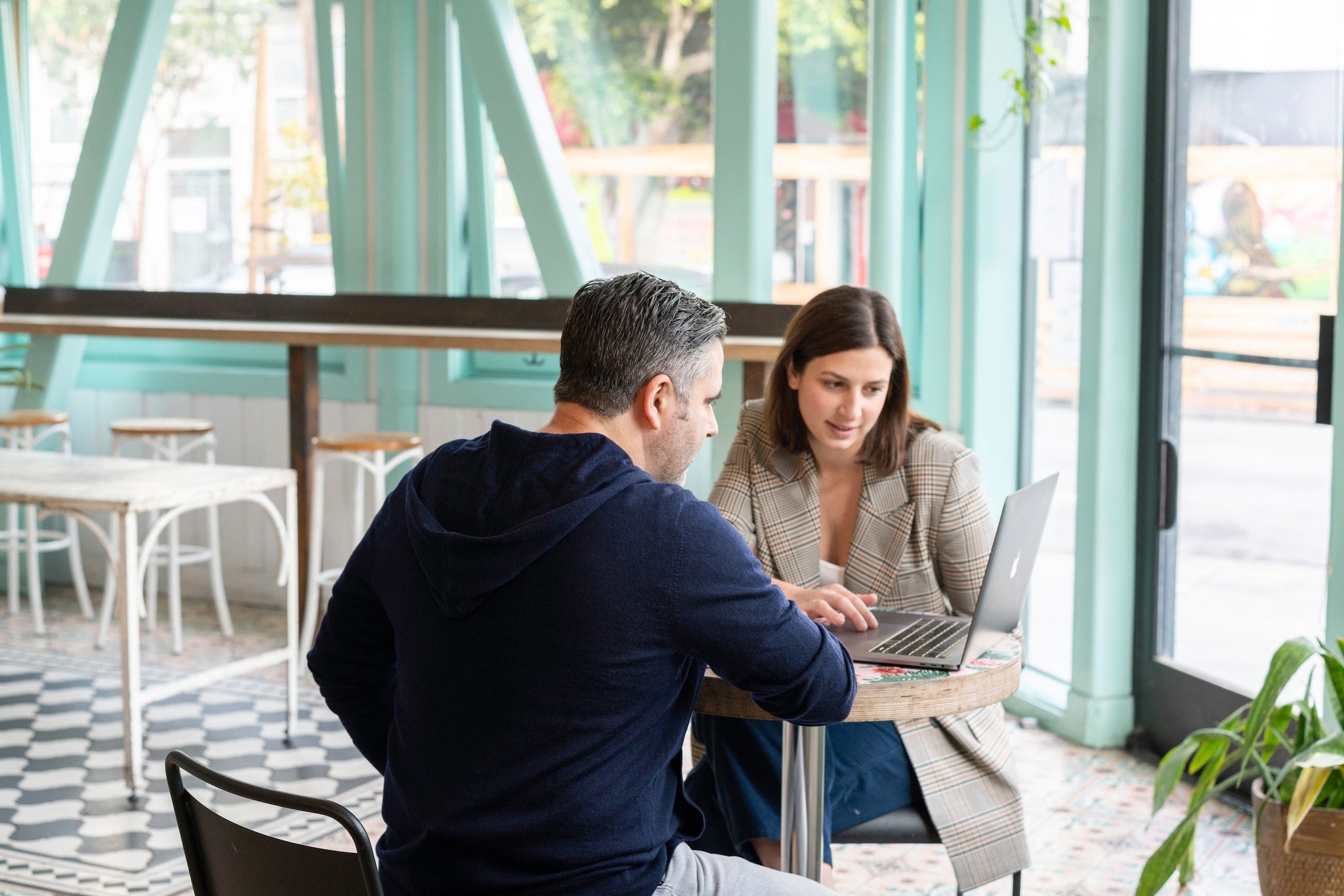 How to be an Outside Sales Rep | Career Guide